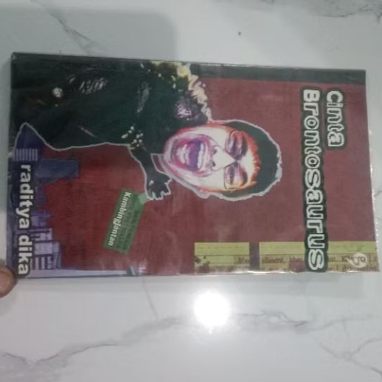 Jual buku cinta Brontosaurus bekas baca | Shopee Indonesia