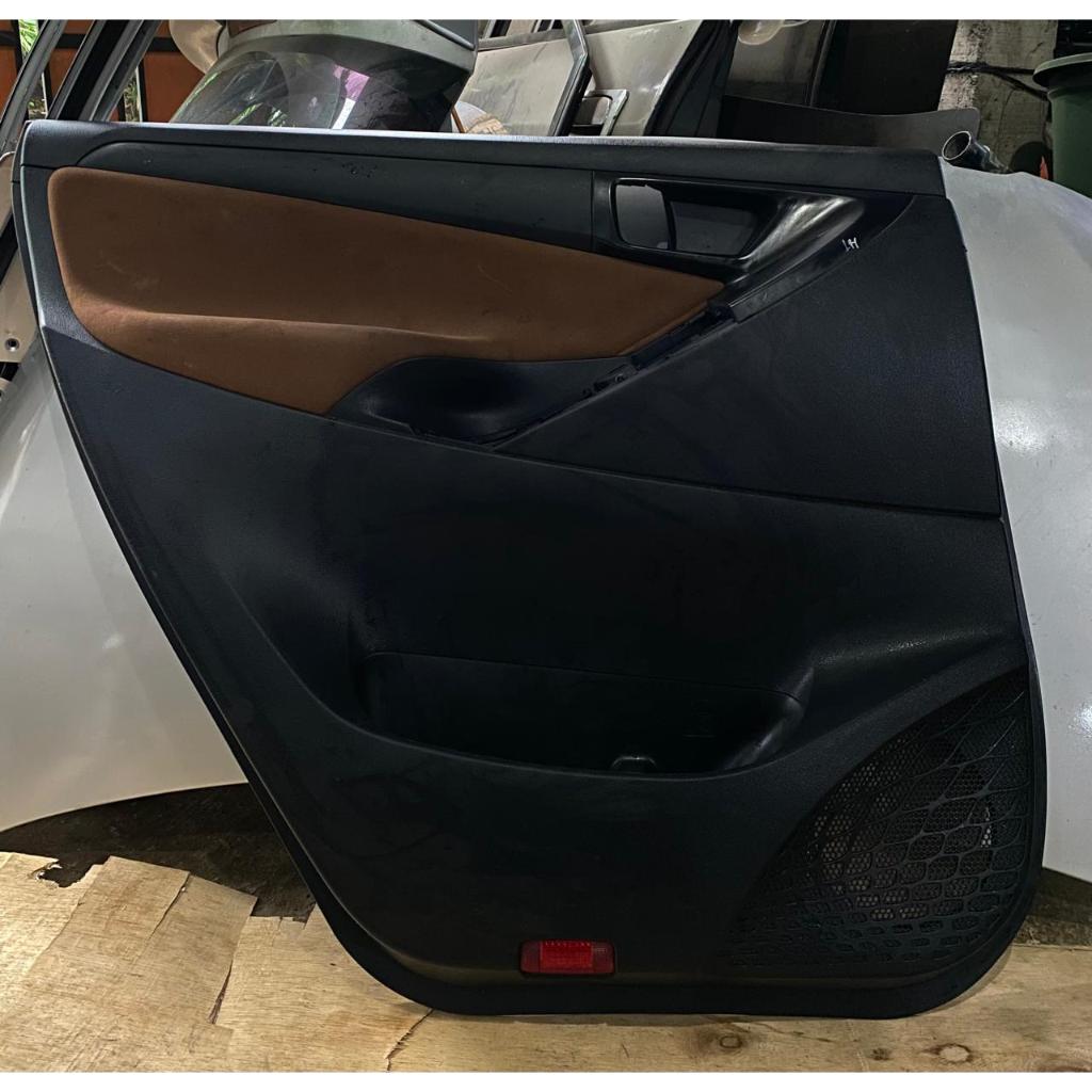 Jual Door trim Doortrim dortrim belakang tengah Kiri LH Innova inova ...