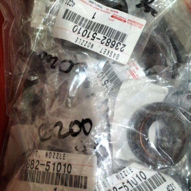 Jual SEAL NOZZLE LANDCRUISER 1vj VDJ200 asli original toyota 23682 ...