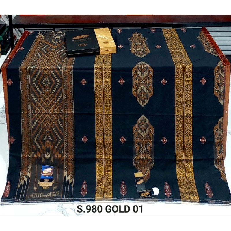 Jual SARUNG ATLAS SUPER PREMIUM 980 KUALITAS GOLD DAN SILVER (ORIGINAL) | Shopee Indonesia