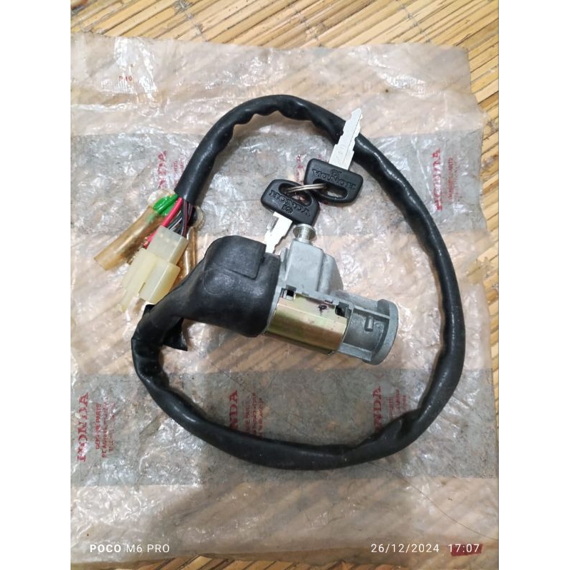 Jual KUNCI KONTAK ONLY ASTREA GRAND LEGENDA ORIGINAL AHM | Shopee Indonesia