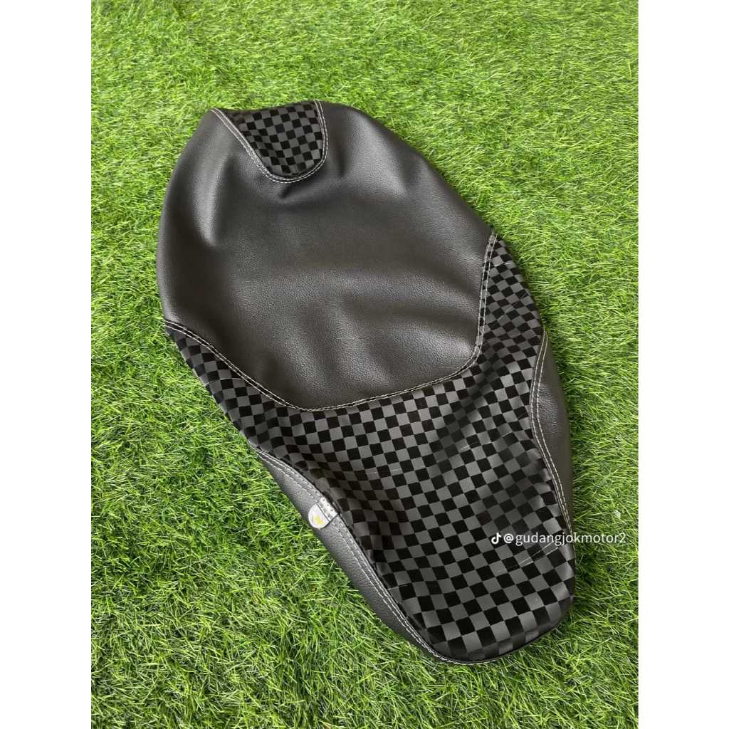 Jual Promo!!Kulit Jok Motor Elegan Mbtech Kombinasi Catur 3D-Kulit Jok ...