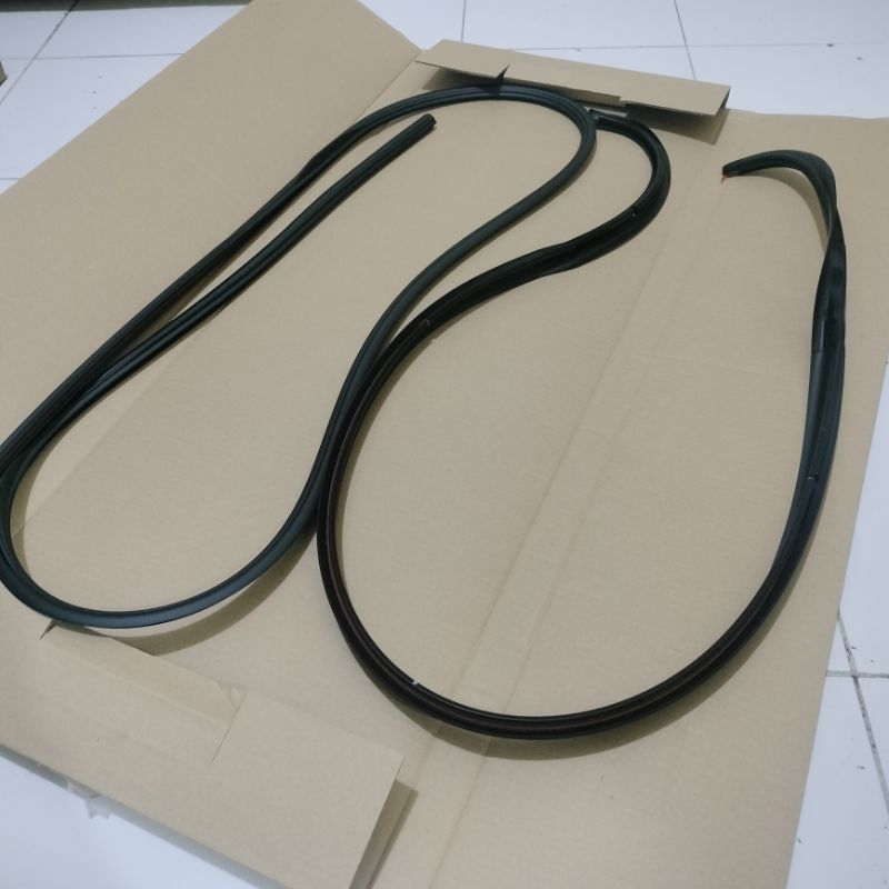 Jual KARET KACA DEPAN ATAS BAWAH 1 SET ISUZU NMR71 8-98029-078-1 ...