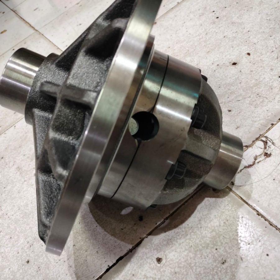 Jual SPARE PART DIFF CAGE ONLY FULL SET GARDAN ISUZU ELF NMR 71 OEM ...