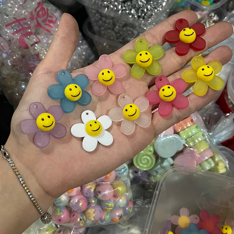 Jual manik SMILE BUNGA BESAR 3 CM akrilik gantung matahari besar ukuran ...