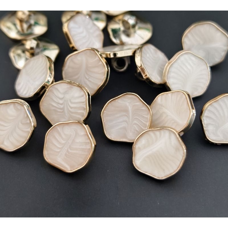 Jual 144 PCS KANCING MUTIARA MOTIF DAUN BAJU MEWAH ABSTRAK PUTIH 15 MM ...