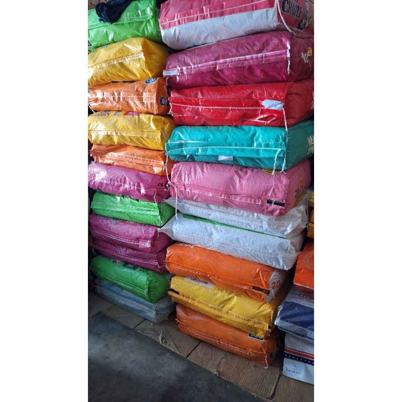 Jual Makanan Kucing BOLT, MAXI, TOPPET, MRPUSS, BEAUTY 20KG | Shopee ...
