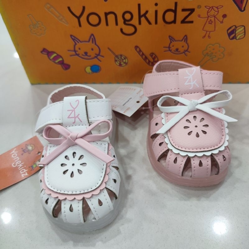 Jual Sepatu Sandal LED Baby Girl Ringan dan Empuk YONGKIDZ 100% ...
