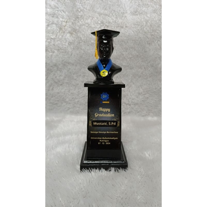 Jual PATUNG WISUDA, HADIAH WISUDA,SOUVENIR WISUDA, BOX KOTAK PLAKAT,BOX ...