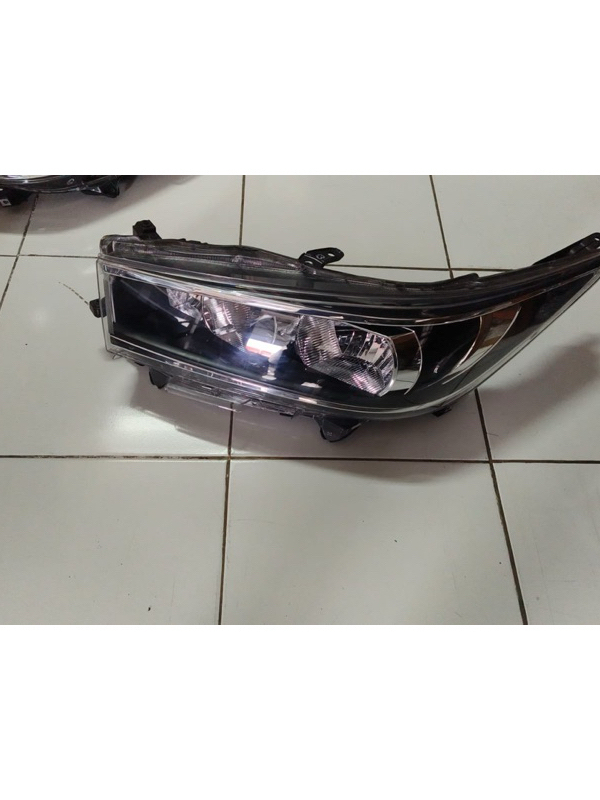 Jual Headlamp innova reborn tipe G | Shopee Indonesia