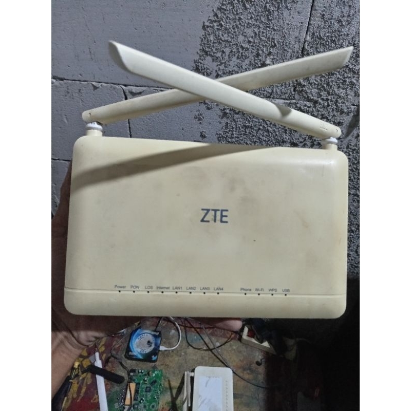 Jual MODEM ROUTER ZTE F670L DUAL BAND 5G GPON ONT MURAH | Shopee Indonesia