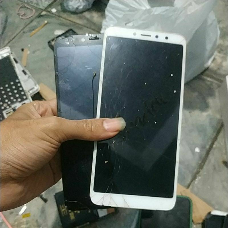 Jual LCD SHADOW/WHITE SPOT BEKAS REDMI S2 | Shopee Indonesia