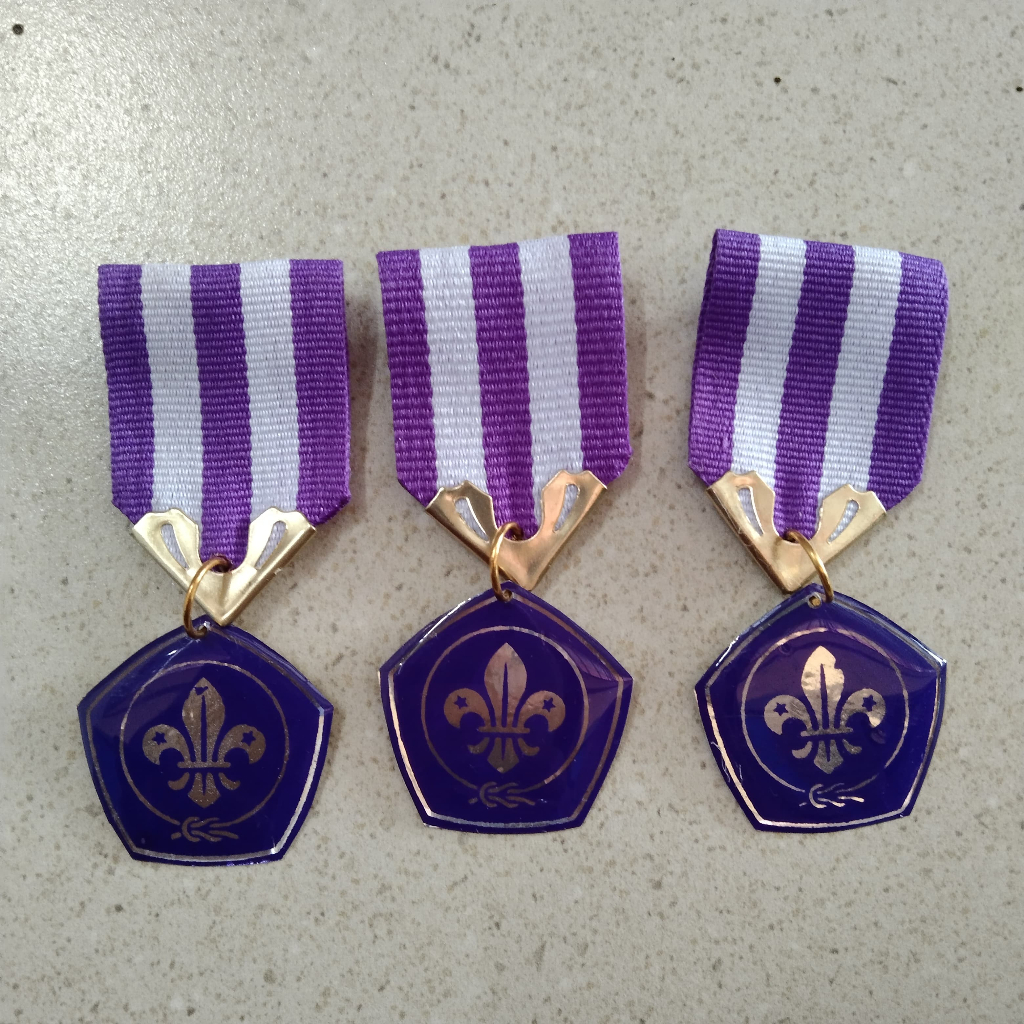 Jual Tanda Penghargaan Wosm Pita Ungu Logam Kuningan Tiska Tigor bijian ...