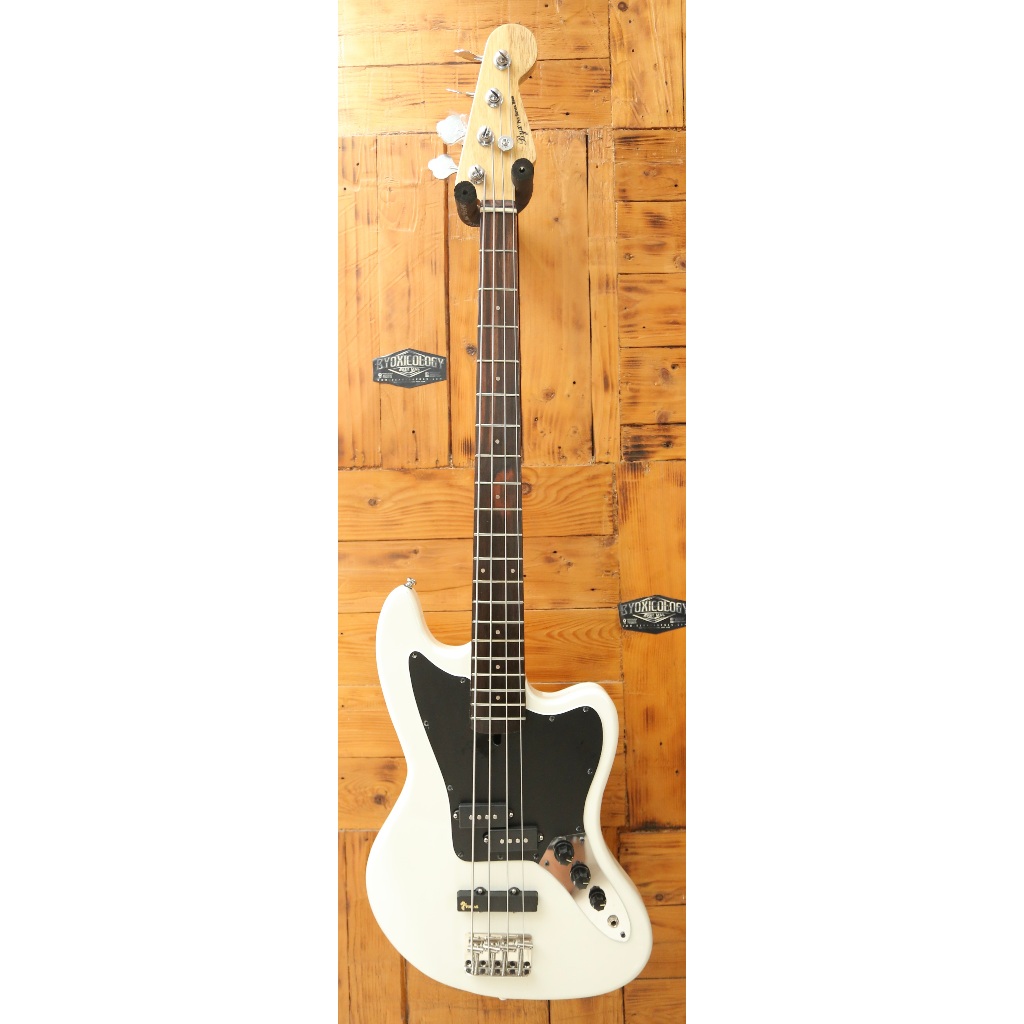 Jual Gitar Bass model jaguar Modified pearl white customized | Shopee ...