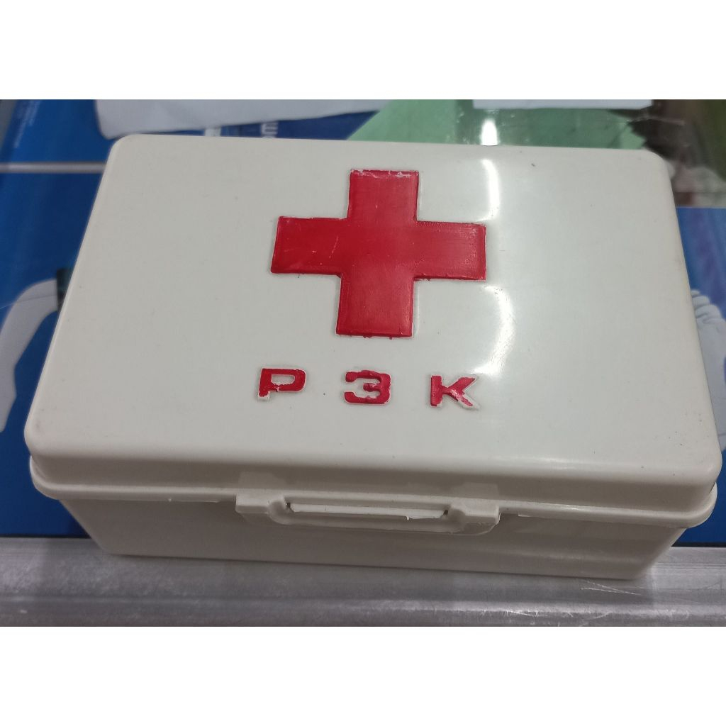 Jual Kotak P3K Isi Lengkap First Aid Kit Kotak P3K Mobil | Shopee Indonesia