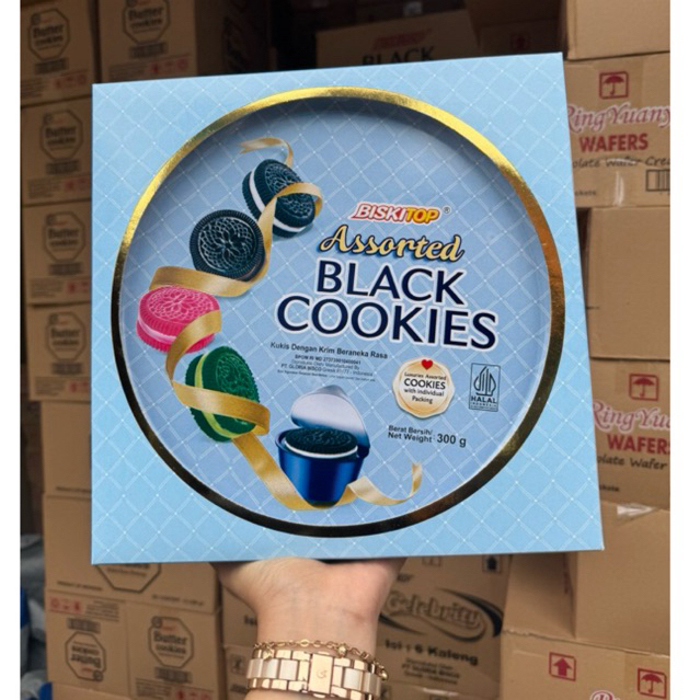 Jual Biskitop Assorted black cookies premium kaleng bulat 300 gr 1 ...