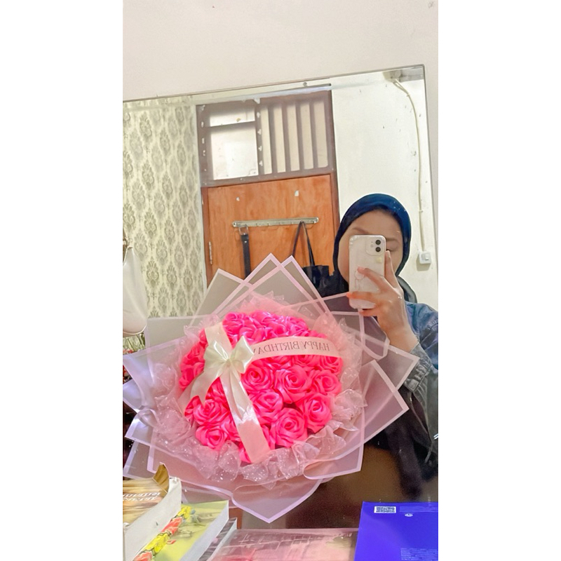 Jual Bucket Bunga Pita Satin 30 Tangkai | Bucket Wisuda | Bucket Ulang ...