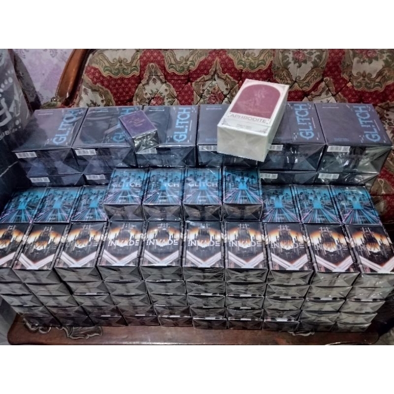 Jual mykonos glitch & invade | Shopee Indonesia