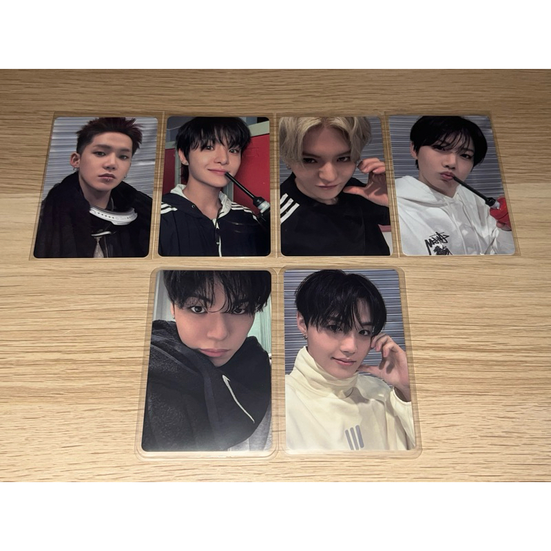 Jual TREASURE SEASON’S GREETING 2025 RANDOM SELFIE SELCA PHOTOCARDS ...