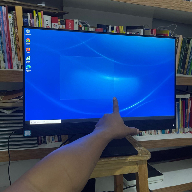 Jual Pc aio Dell Inspiron 5477 layar sentuh core i7 gen8 ram 16GB SSD ...