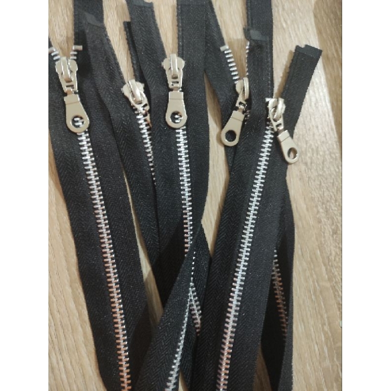 Jual Resleting Jaket gigi besi | Shopee Indonesia