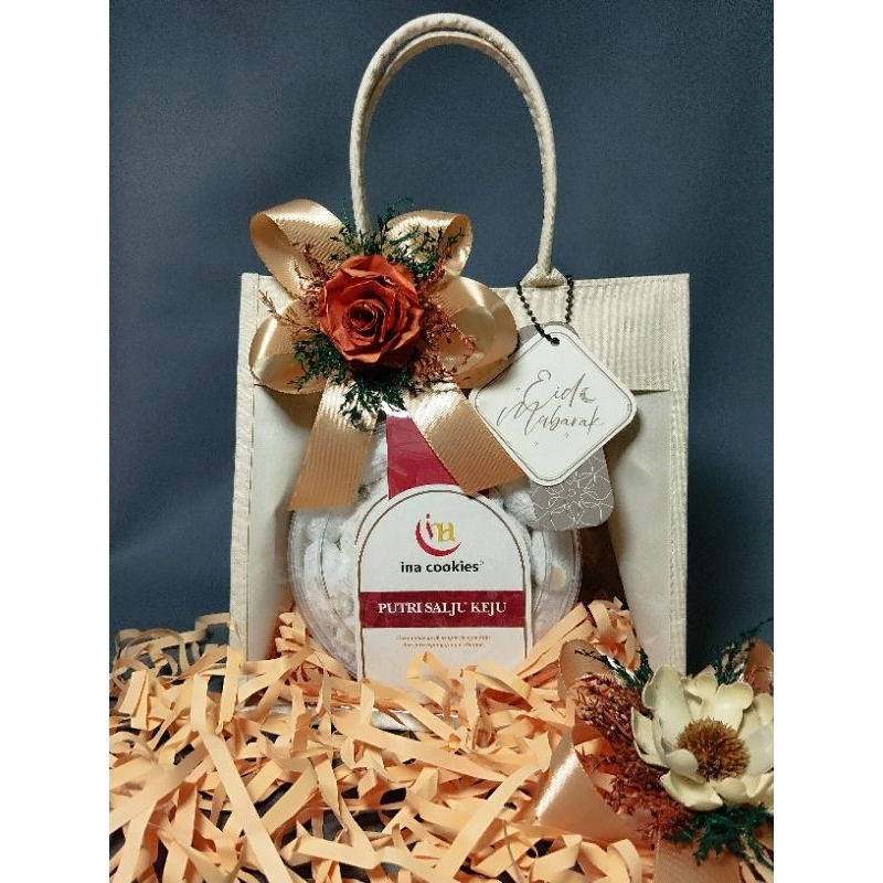 Jual HAMPERS TAS INA COOKIES 2025 TERBARU BINGKISAN PARSEL KUE KERING ...