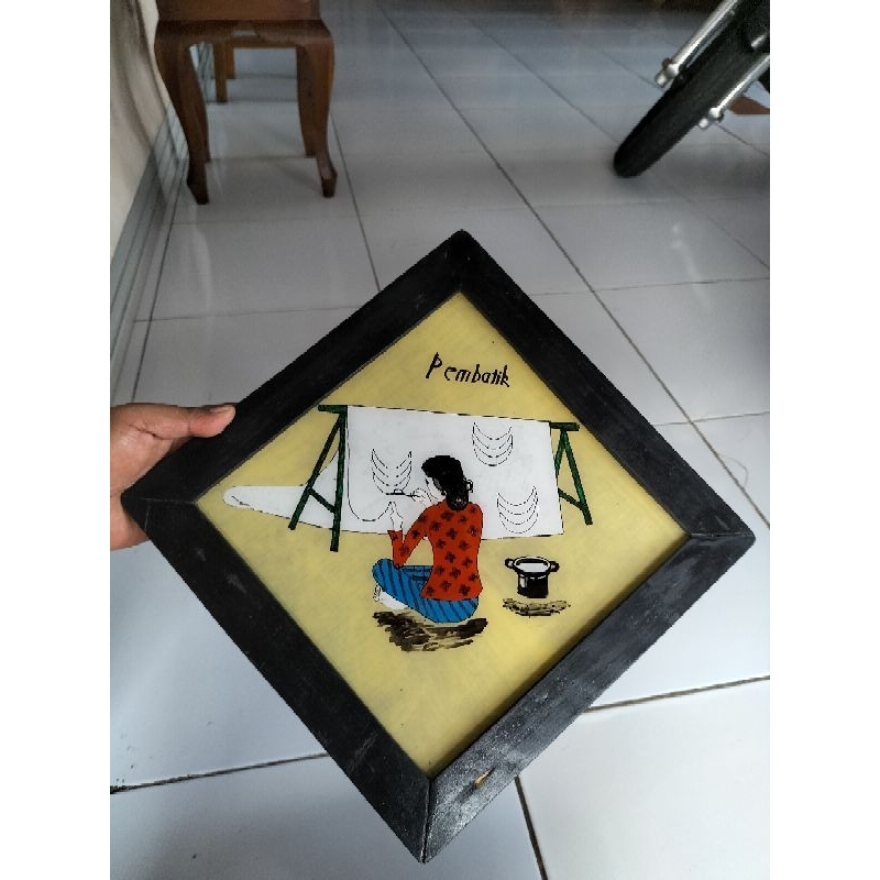 Jual Pajangan antik klasik lukis kaca lawas gambar pembatik | Shopee ...