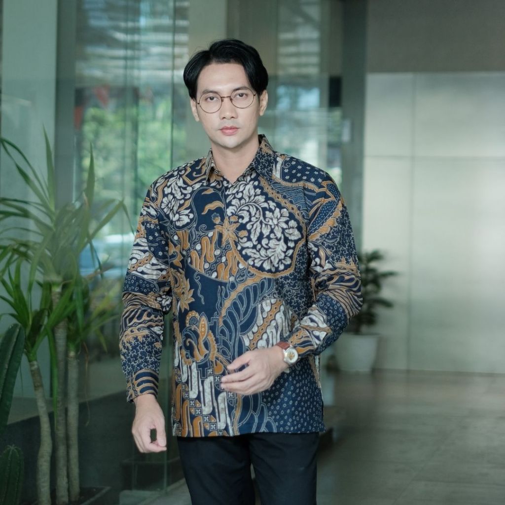 Jual BATIK AMORA MOTIF NARENDRA BIRU NAVY Kemeja Batik Pria Premium Lengan Panjang Reguler Lapis ...