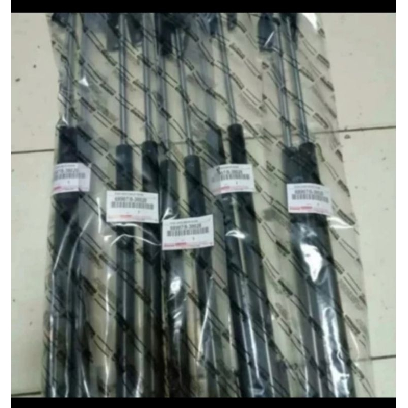 Jual Shock Hidrolik bagasi kijang kapsul lgx krista pintu belakang ...