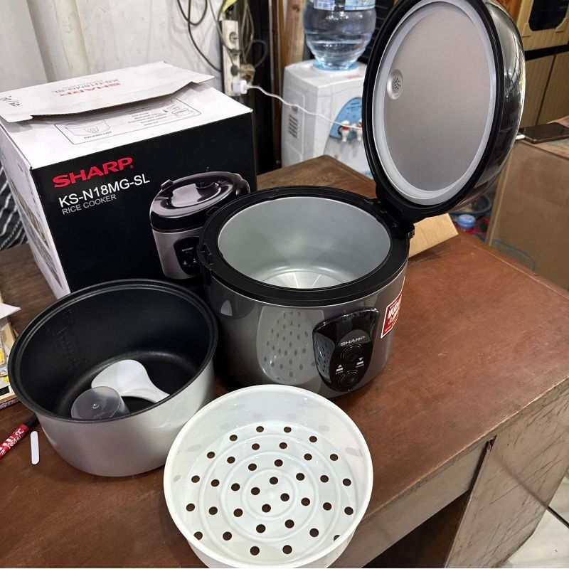 Jual Rice Cooker Sharp KS-N18MG-SL kapasitas 1,8 liter / 220 v - 400 ...