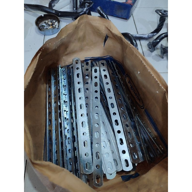 Jual plat bolong /plat bracket besi / brecket / plat besi / plat ...