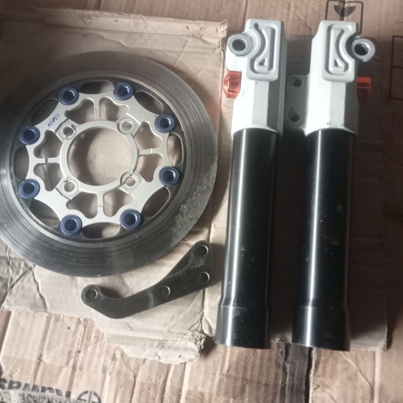 Jual TABUNG SHOK DAN PIRINGAN PLUS PRIKET NYA KUSUS HONDA METIC BEAT ...