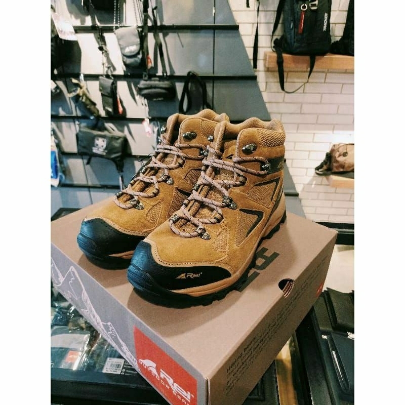 Jual Sepatu Gunung Pria BLACK SMITH AREI OUTDOORGEAR - SEPATU HIKING ...