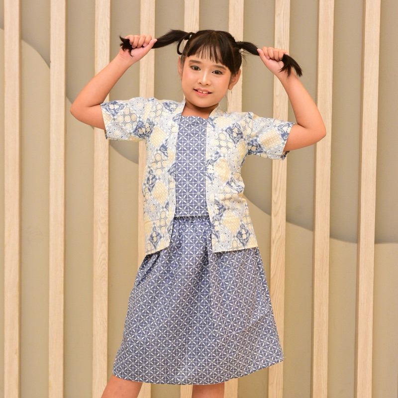 Jual MIGU KEBAYA BATIK ANAK MERAH HITAM BIRU KUNING KUTUBARU BATIK ANAK ...