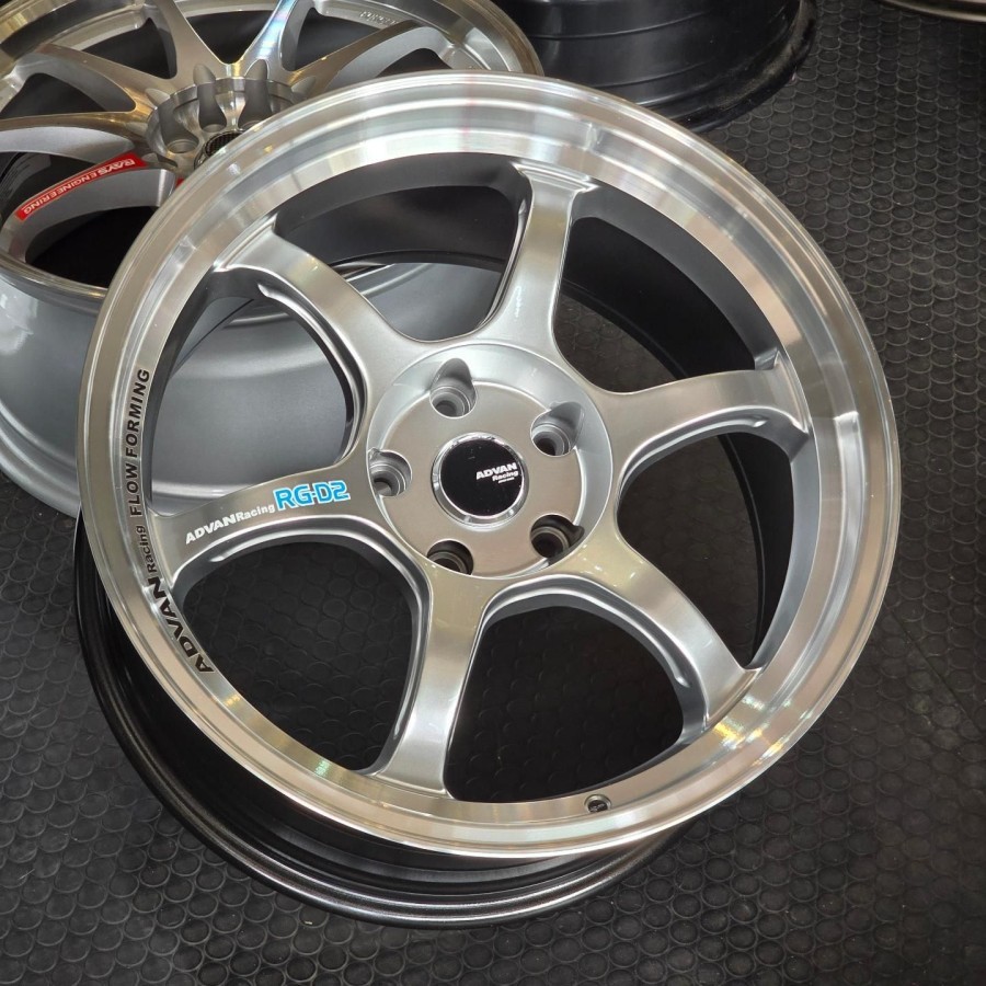 Jual velg mobil r18 ADVAN RG D2 FLOW FORMING velg ring 18 et 25 zenix almaz reborn venturer ...