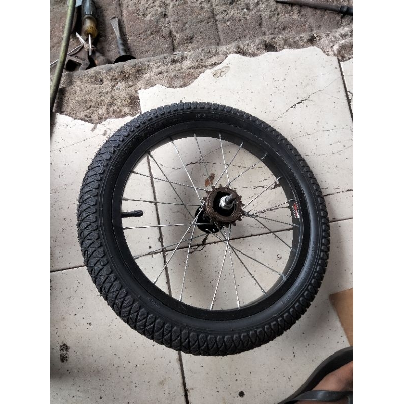 Jual velg sepeda ukuran 16 in bagian belakang lengkap dengan ban luar ...