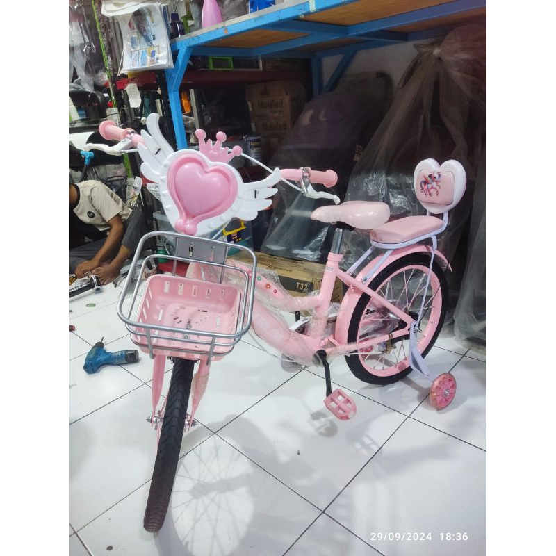 Jual Sepeda anak perempuan roda empat Centrum 315 12inch 16inch 18inch ...