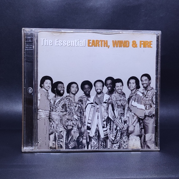 Jual CD EARTH WIND & FIRE - THE ESSENTIAL & THE ULTIMATE ORIGINAL SEGEL ...