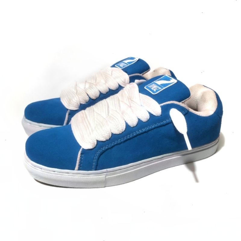 Jual Sepatu UNOZ - Duzy Classic Blue Puffy | Sepatu Gemuk suede biru ...