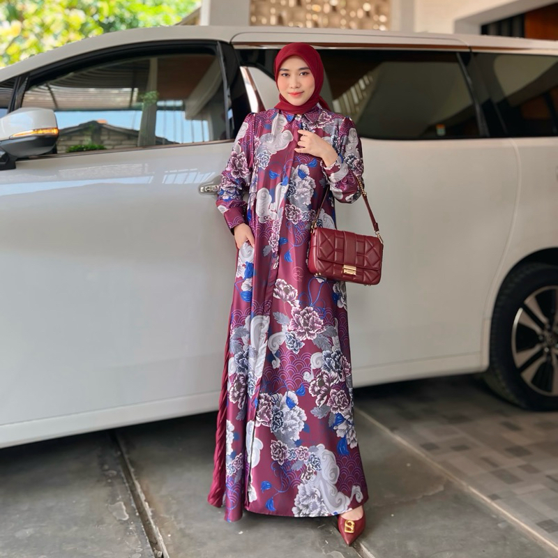 Jual DYN Clothingline Emeline Dress Premium | Dress Silk Mix Plisket ...