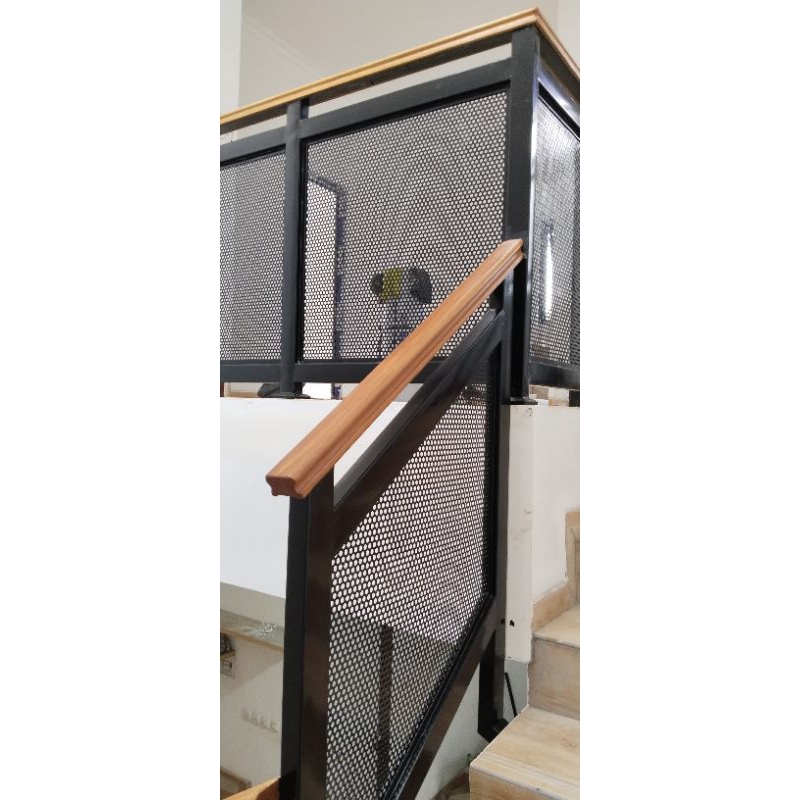 Jual reling balkon minimalis moderen pegangan kayu/plat perporated/besi ...