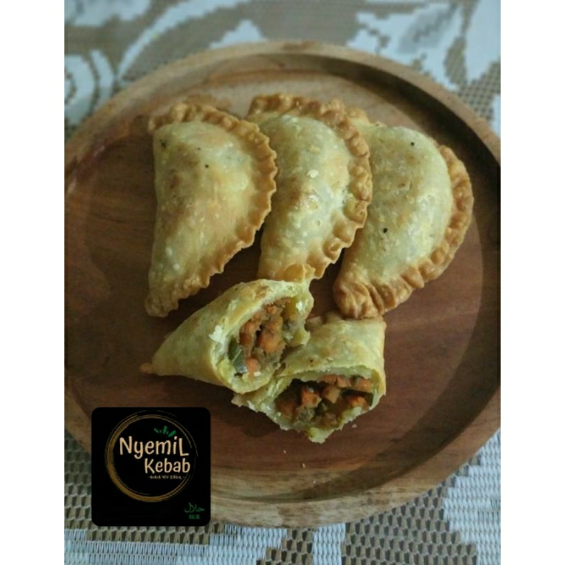 Jual [HALAL] FROZEN FOOD || PASTEL AYAM / SAPI ISI 10 PCS BUMBU REMPAH ...