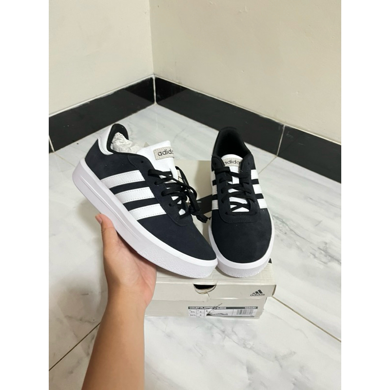 Jual Sepatu Adidas hitam putih sneakers sale 70% ukuran 36 2/3 (ins 22 ...