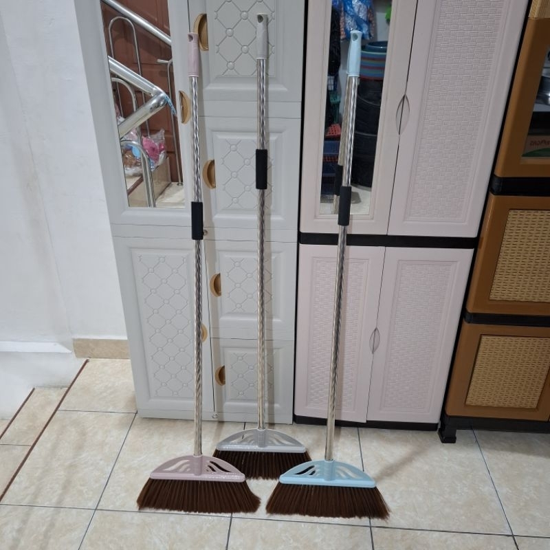 Jual Sapu Lantai Lebar/Sapu Gagang Stenlis King Balance Lebar | Shopee ...