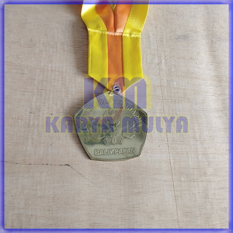 Jual Medali Kelulusan Universitas Tridharma Medali Wisuda Universitas Medali Custom - Karya ...