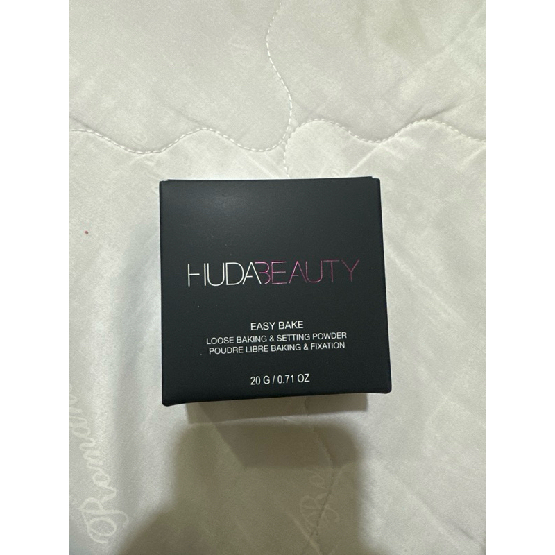 Jual HUDA BEAUTY LOOSE POWDER EASY BAKE | Shopee Indonesia