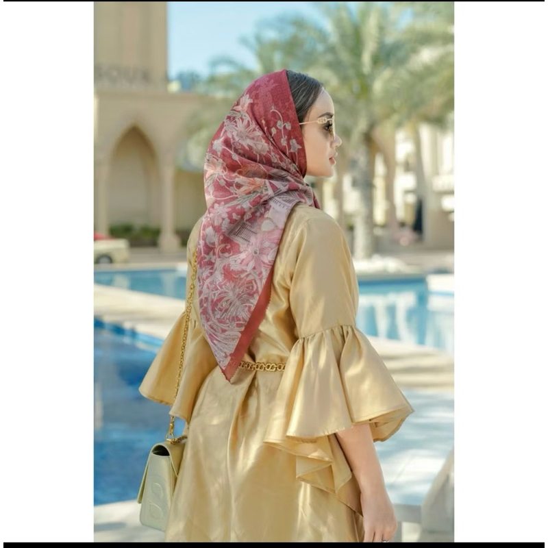 Jual preloved buttonscarves dubai series warna rubi (merah) | Shopee ...