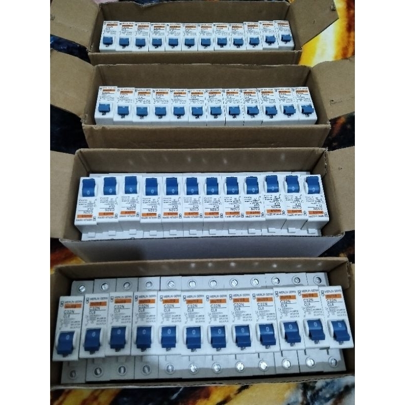 Jual MCB MERLIN GELIN BIRU 2A , 4A , 6A ,10A ,16A , 20A , 25A SNI | Shopee Indonesia
