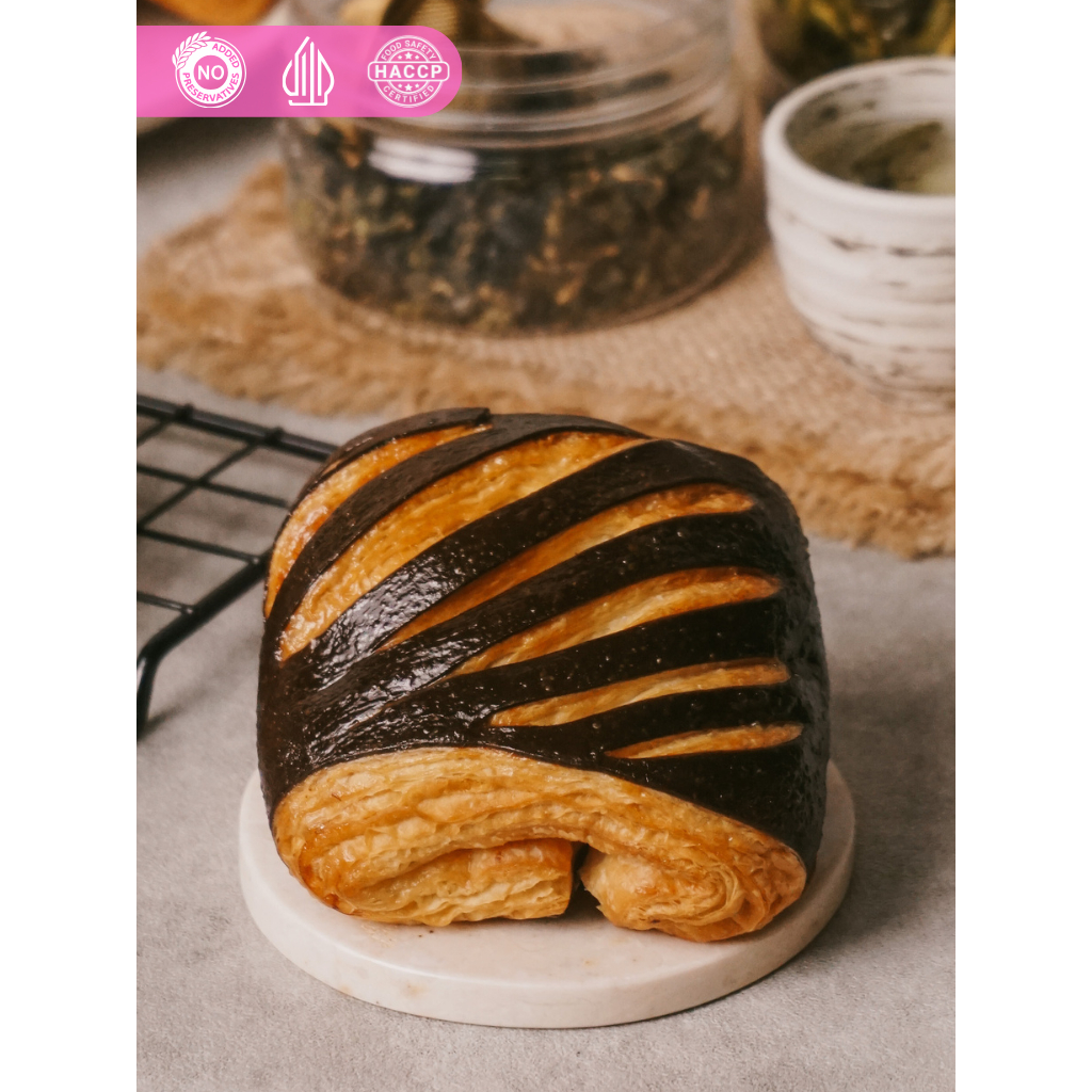 Jual NUTELLA BI-LAYER CROISSANT - MISOL Pastry Bakery | Shopee Indonesia