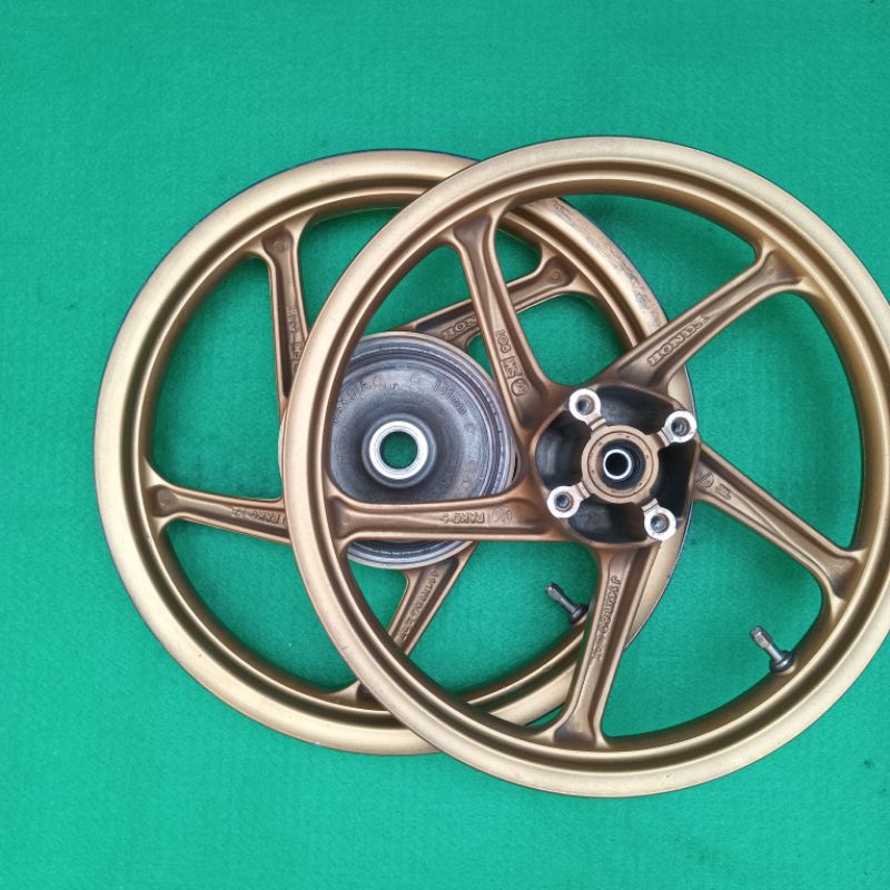 Jual Velg Vario 125 old KZR original copotan repain gold | Shopee Indonesia